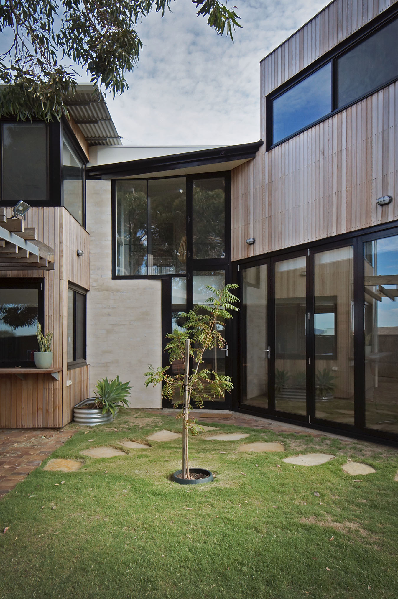 tennyson by John Adam Architects - Adelaide Hills, South Australia ...